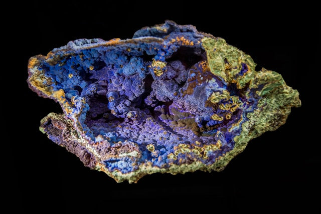 Azurite – properties, meaning, and the power of the 6th chakra – DRUZY