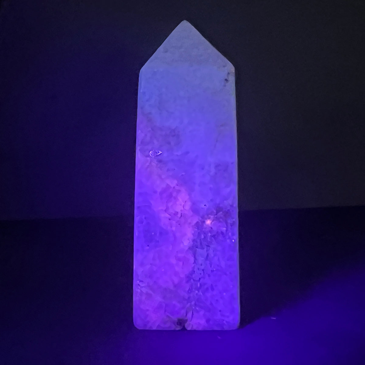 Uv reactive hackmanite tower/ obelisk m3 – DRUZY