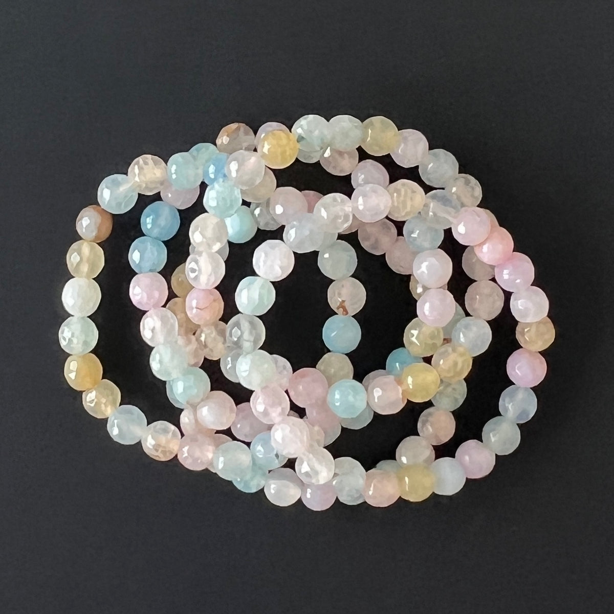 Fatted bracelet Agat spheres 8 mm | Pastel – DRUZY