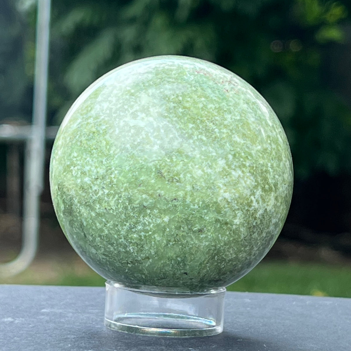 Chrysoprase sphere m3 – DRUZY